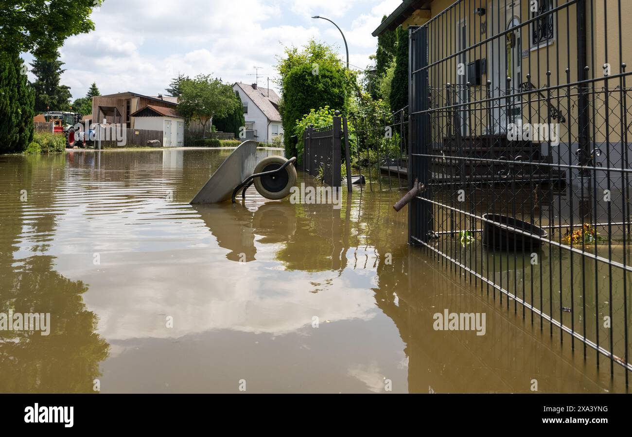 Offingen, Germany. 04th June, 2024. An overturned wheelbarrow is ...