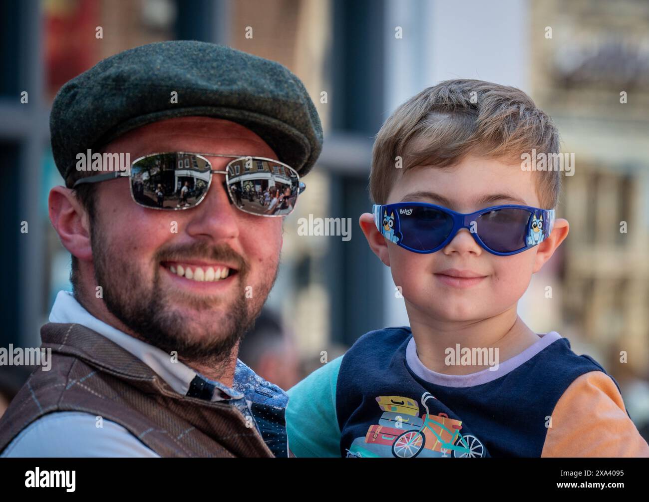 Classic and vintage style motorcycles, dressing dapper and riding to ...