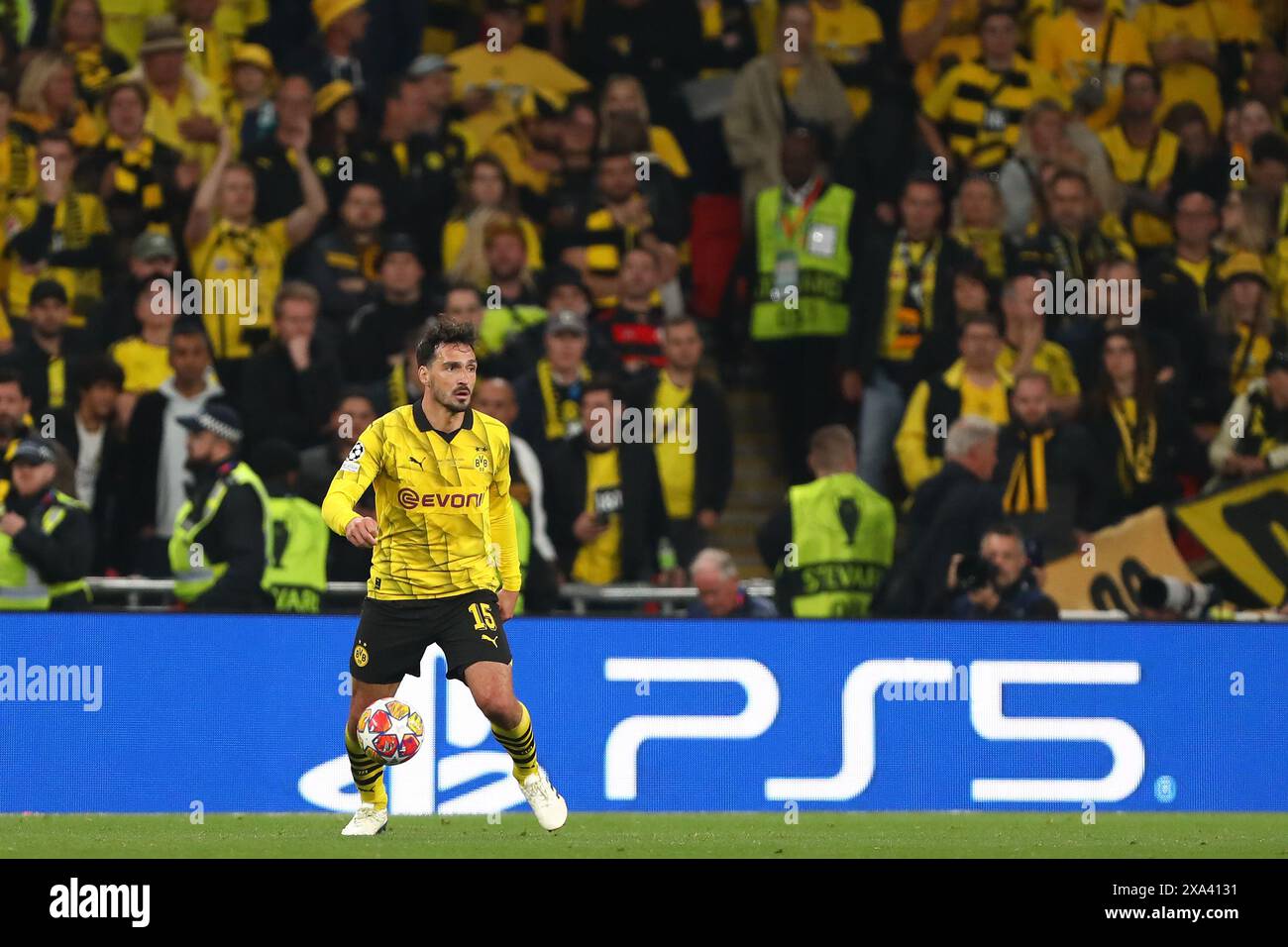 Mats Hummels of Borussia Dortmund - Borussia Dortmund v Real Madrid ...