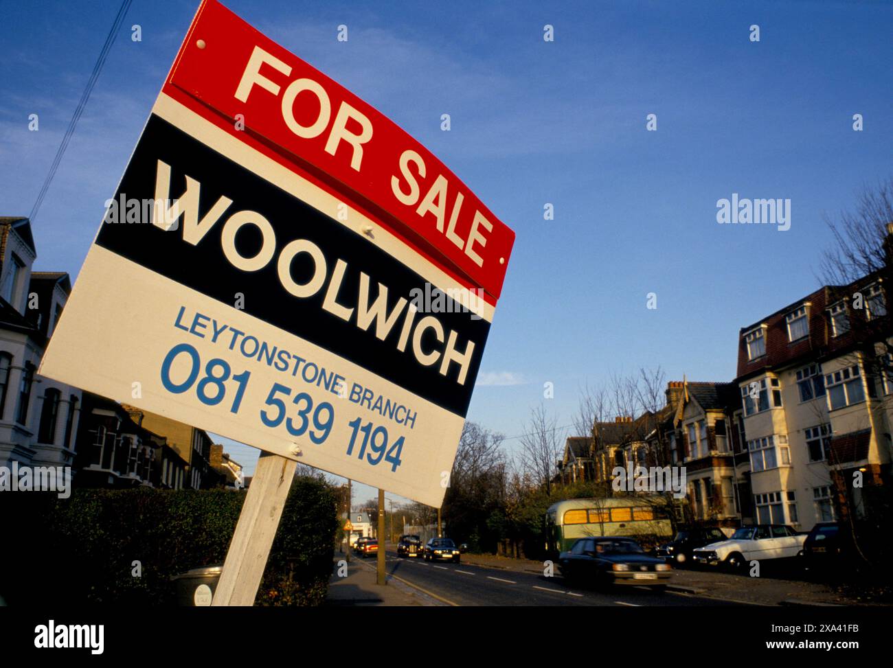 For sale sign house 1990s hi-res stock photography and images - Alamy