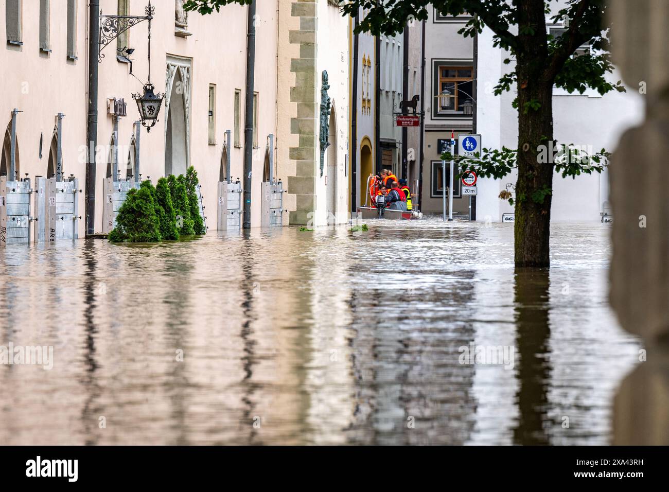 Passau, Germany. 04th June, 2024. A lifeboat navigates through the ...