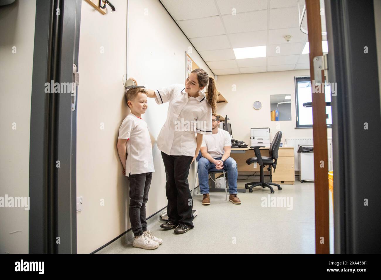 Child measured wall hi-res stock photography and images - Alamy