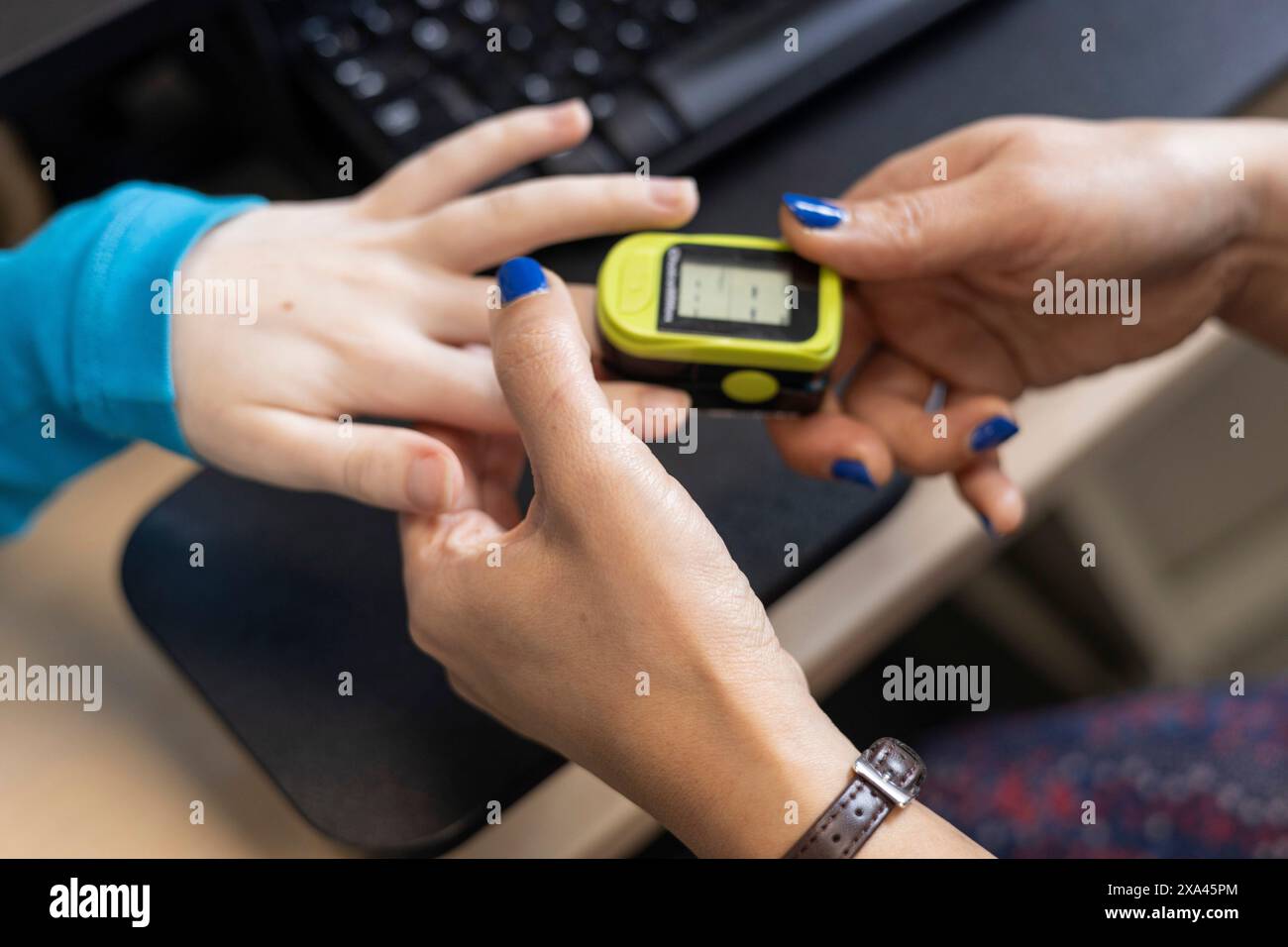 Electronic monitoring device hi-res stock photography and images - Alamy