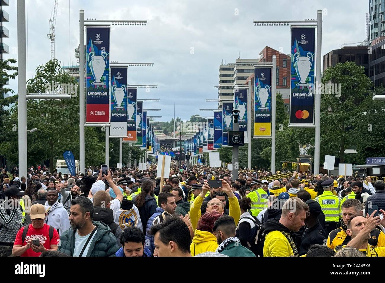 Fans ahead of the match outside Wembley Stadium - Borussia Dortmund v ...