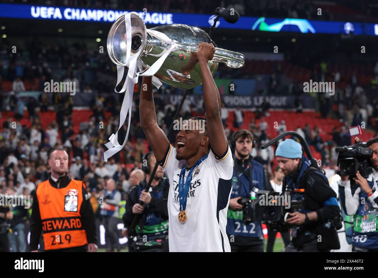 David alaba 2024 real madrid hi-res stock photography and images - Alamy