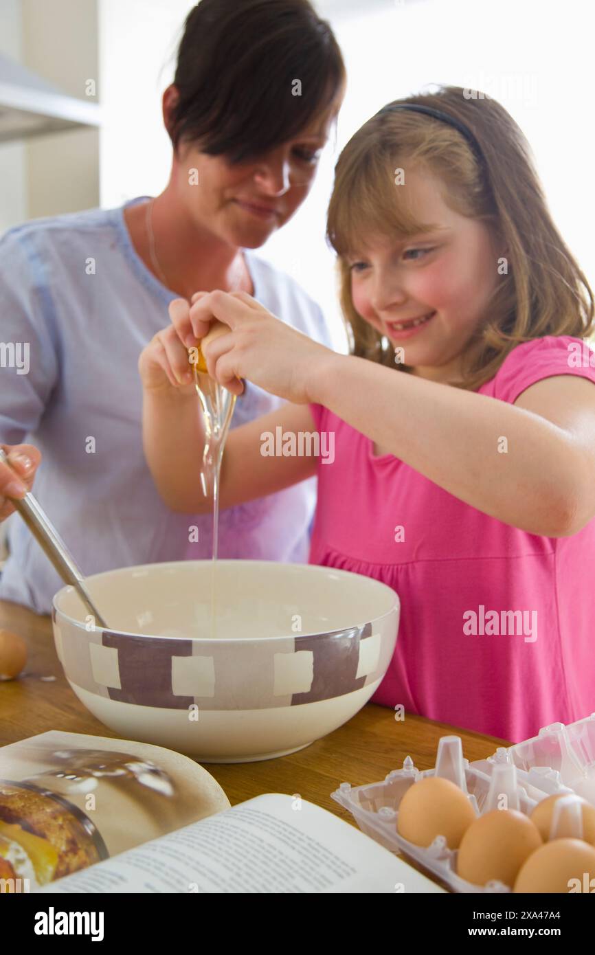 Mother and Daughter Baking Stock Photo - Alamy