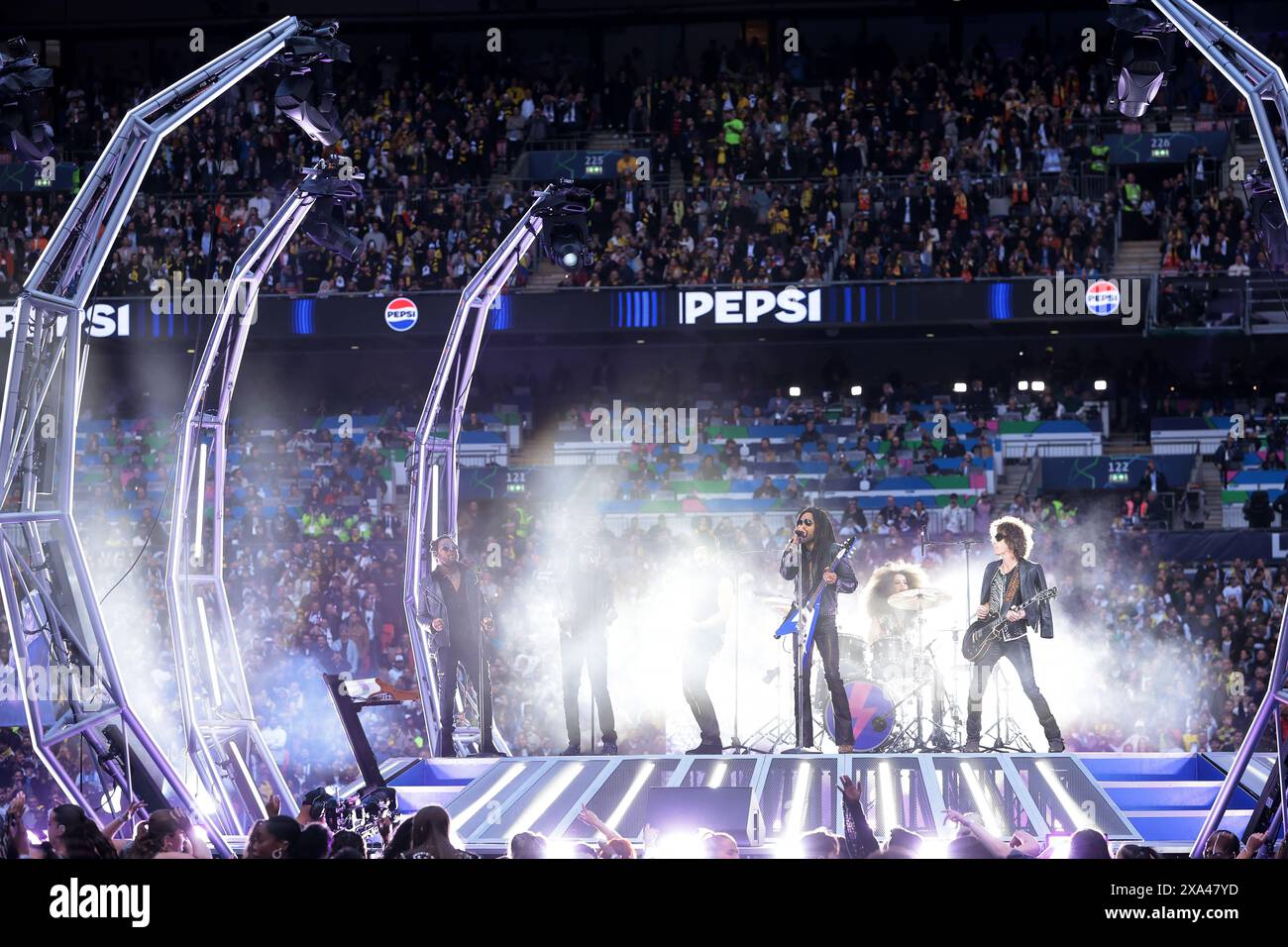 Lenny kravitz 2024 hi-res stock photography and images - Alamy