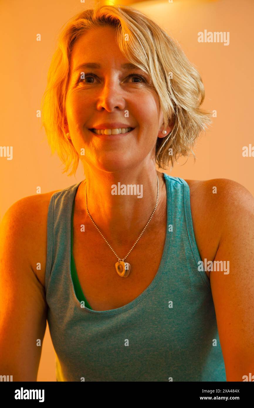 Portrait happiness relaxation 40s hi-res stock photography and images ...