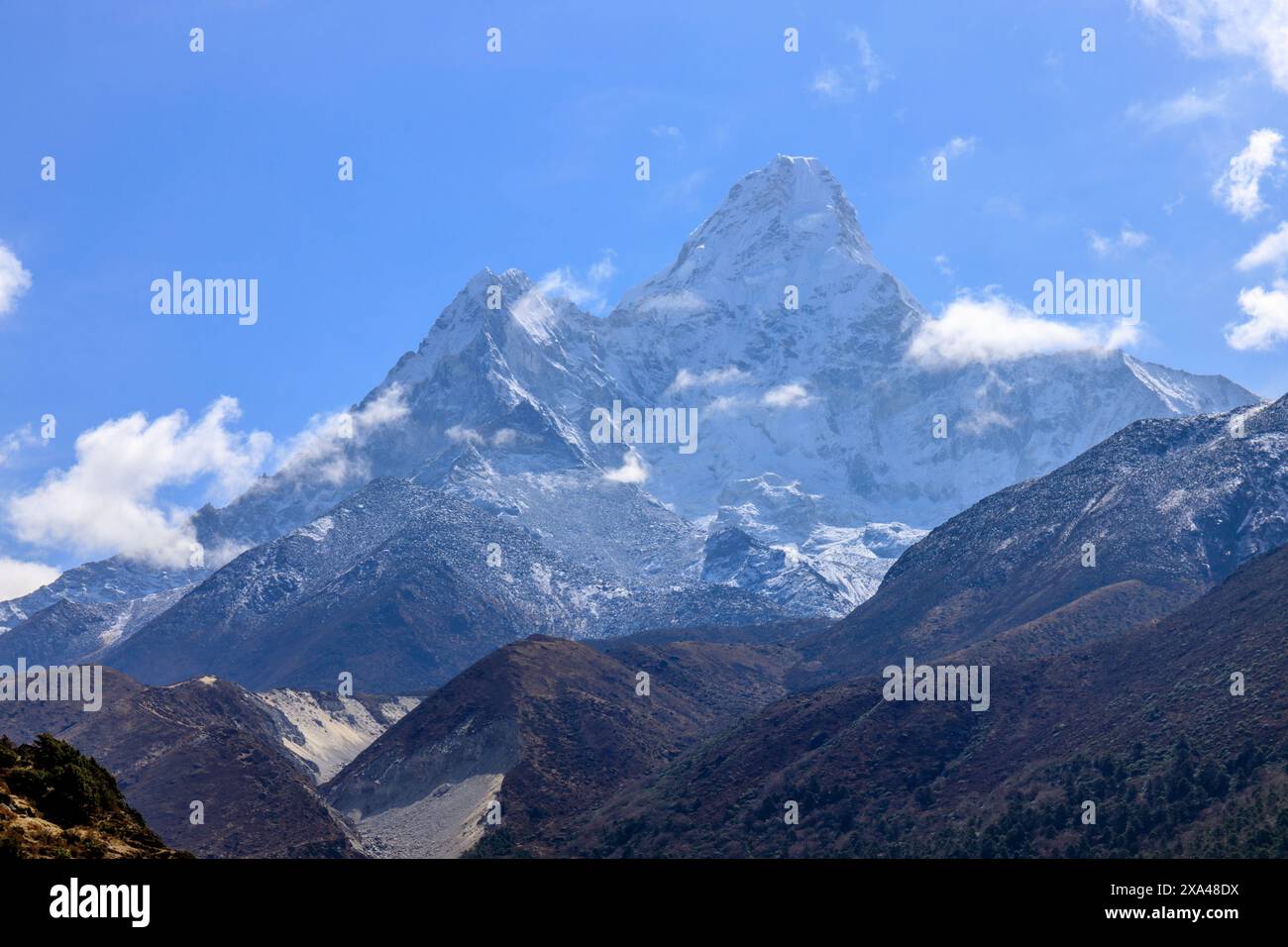 Ama Dablam mountain summit peak in Himalaya mountain range, Nepal ...