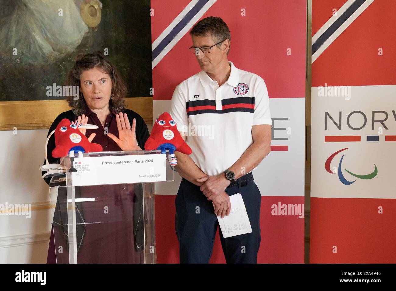 Oslo 20240604. France's ambassador to Norway, Florence Robine and head ...