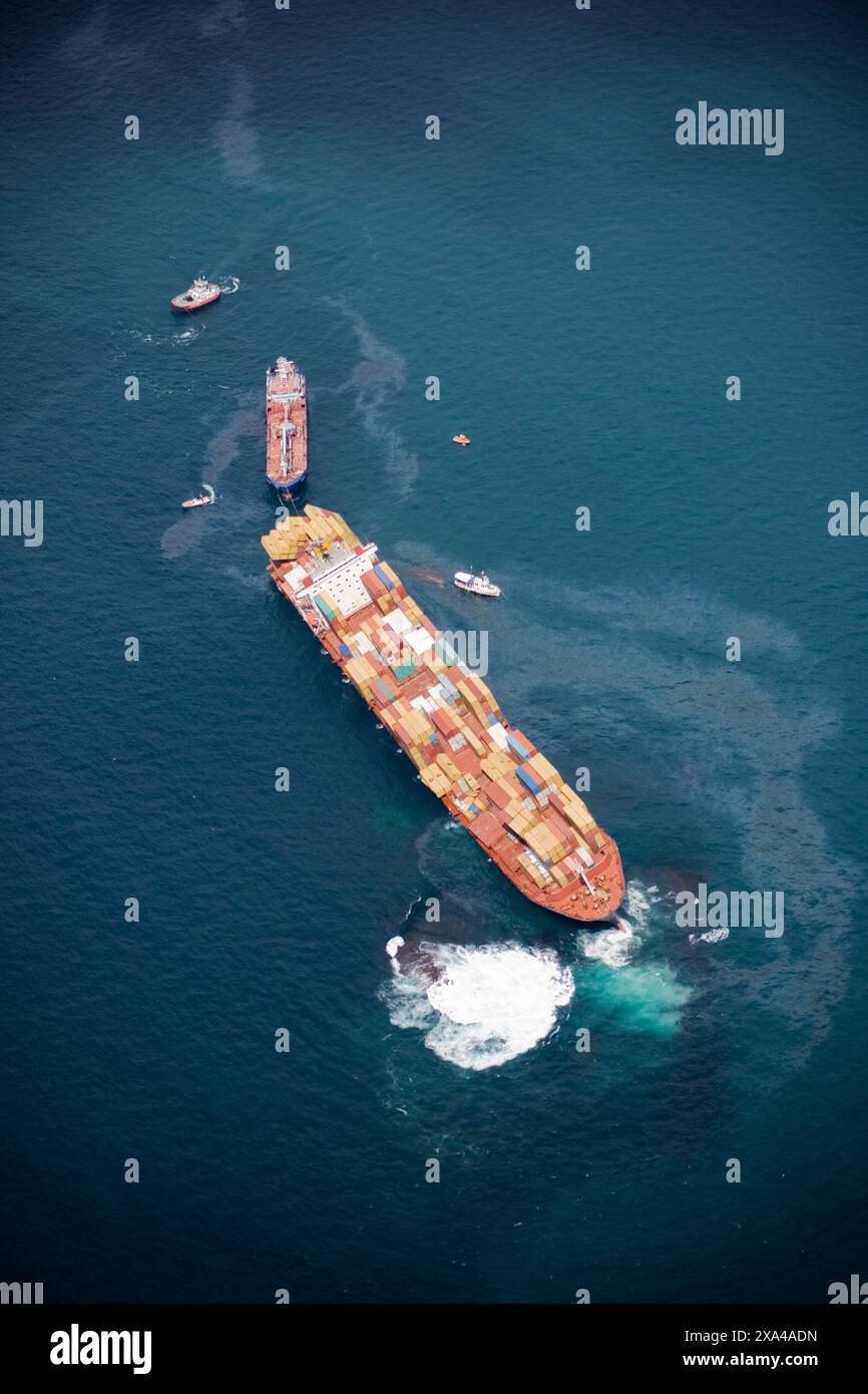 Container ship accident hi-res stock photography and images - Alamy