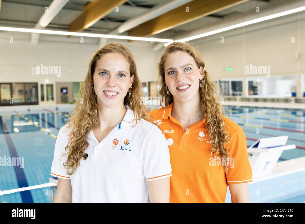HOOFDDORP - Portrait of synchronized swimmers (R) Bregje and Noortje de ...