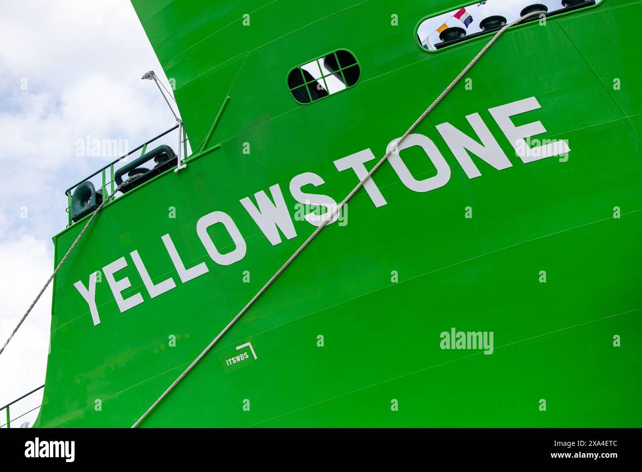 this picture shows the presentation of the 'Yellowstone' fallpipe rock ...