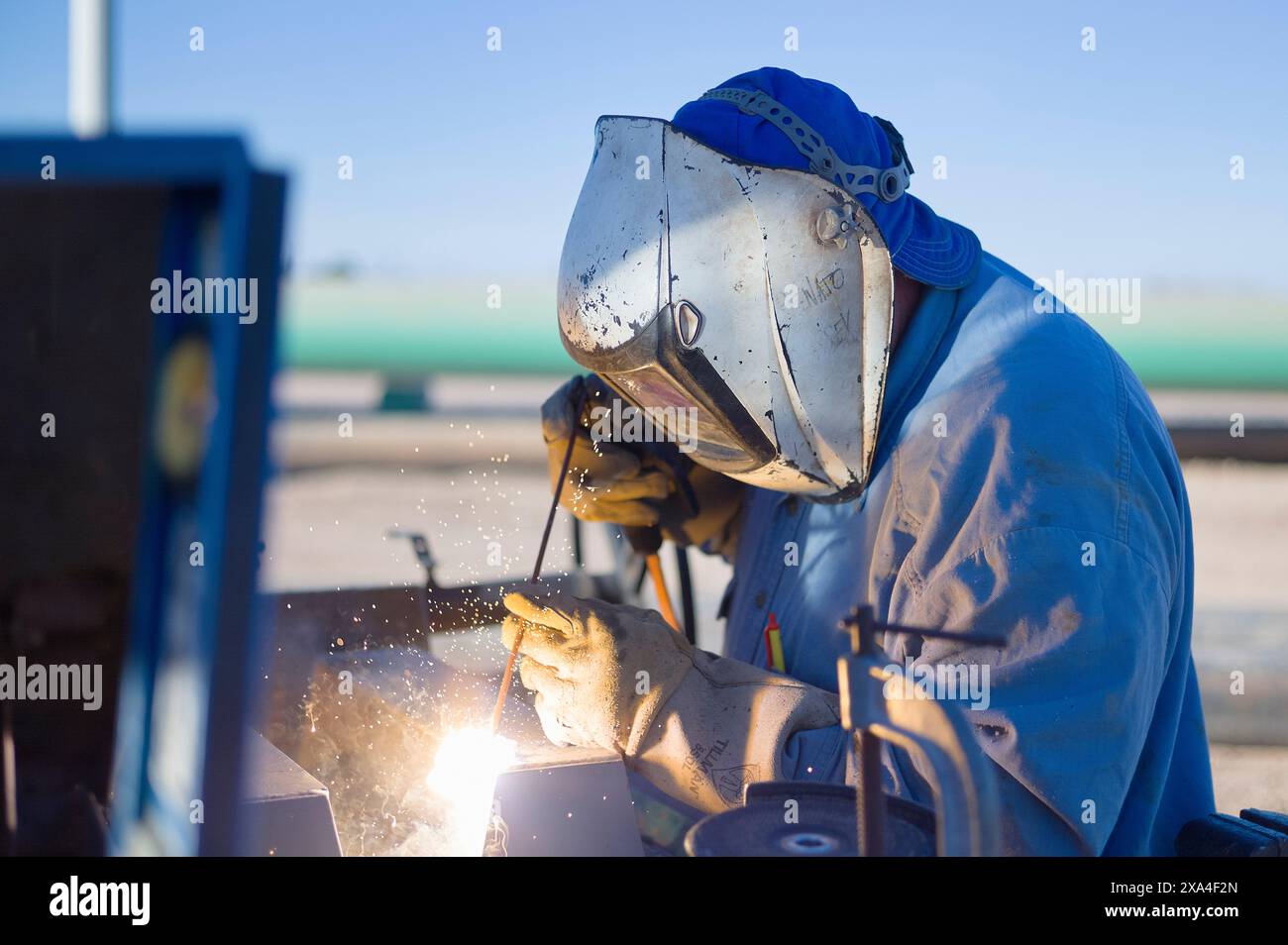 Sparks flying point welding hi-res stock photography and images - Alamy