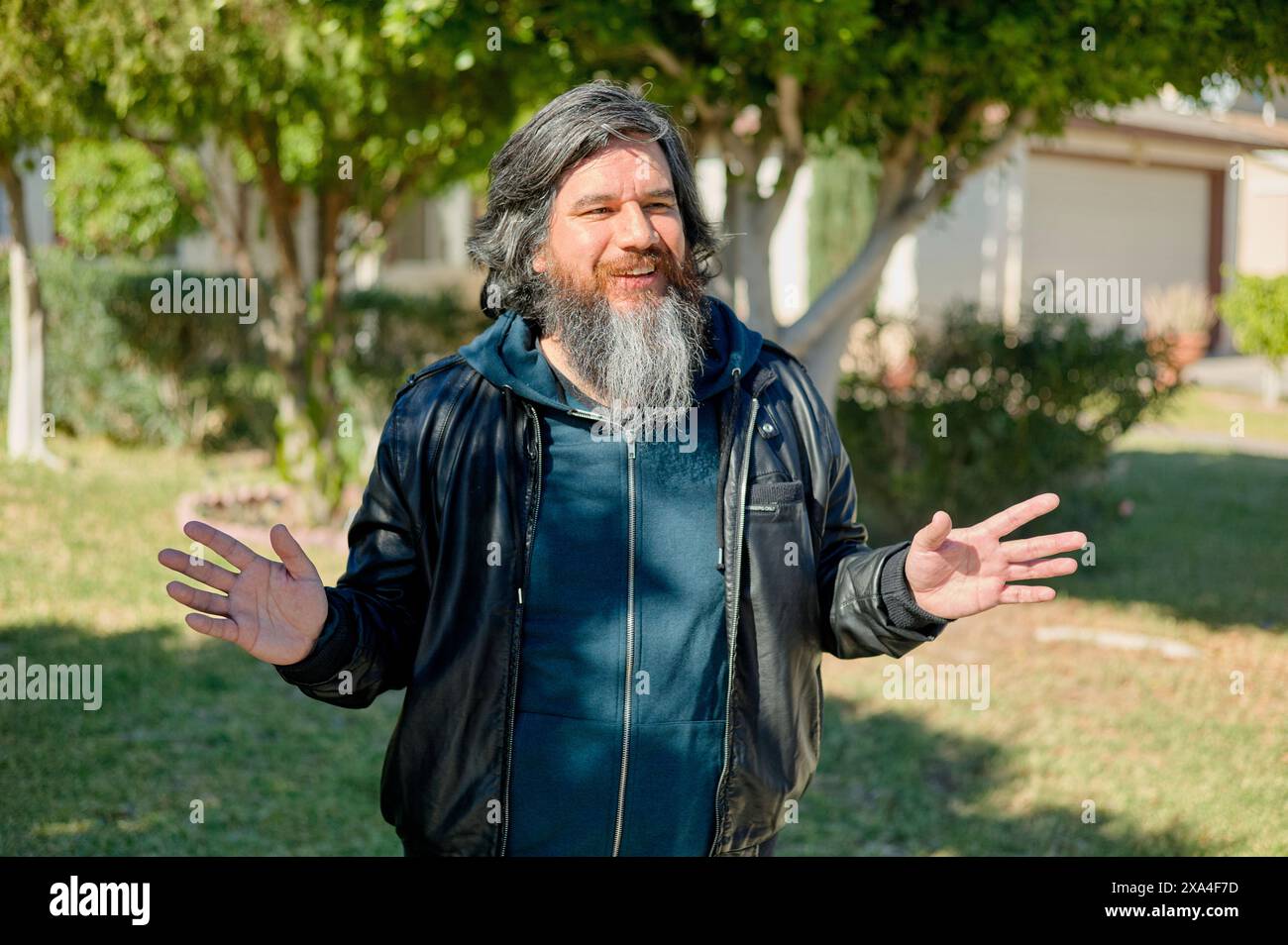 Speaking with hands hi-res stock photography and images - Alamy