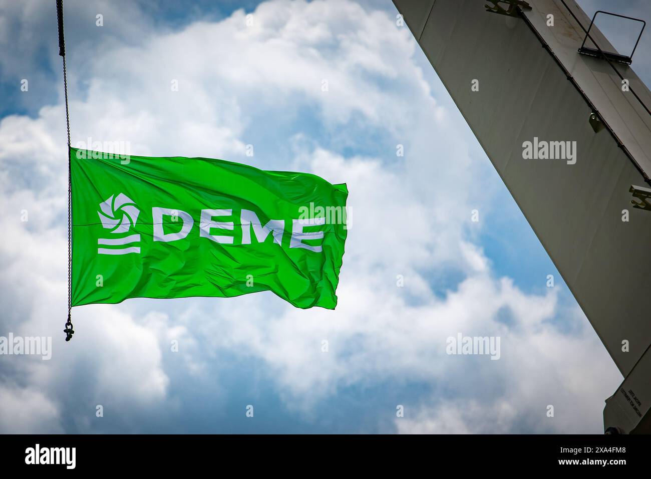 this picture shows the presentation of the 'Yellowstone' fallpipe rock ...