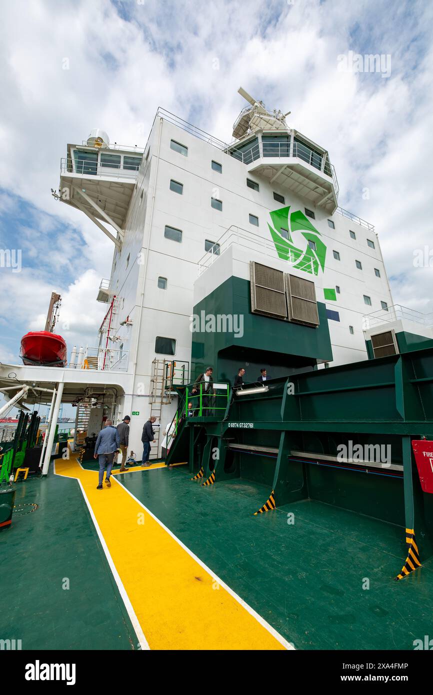 this picture shows the presentation of the 'Yellowstone' fallpipe rock ...