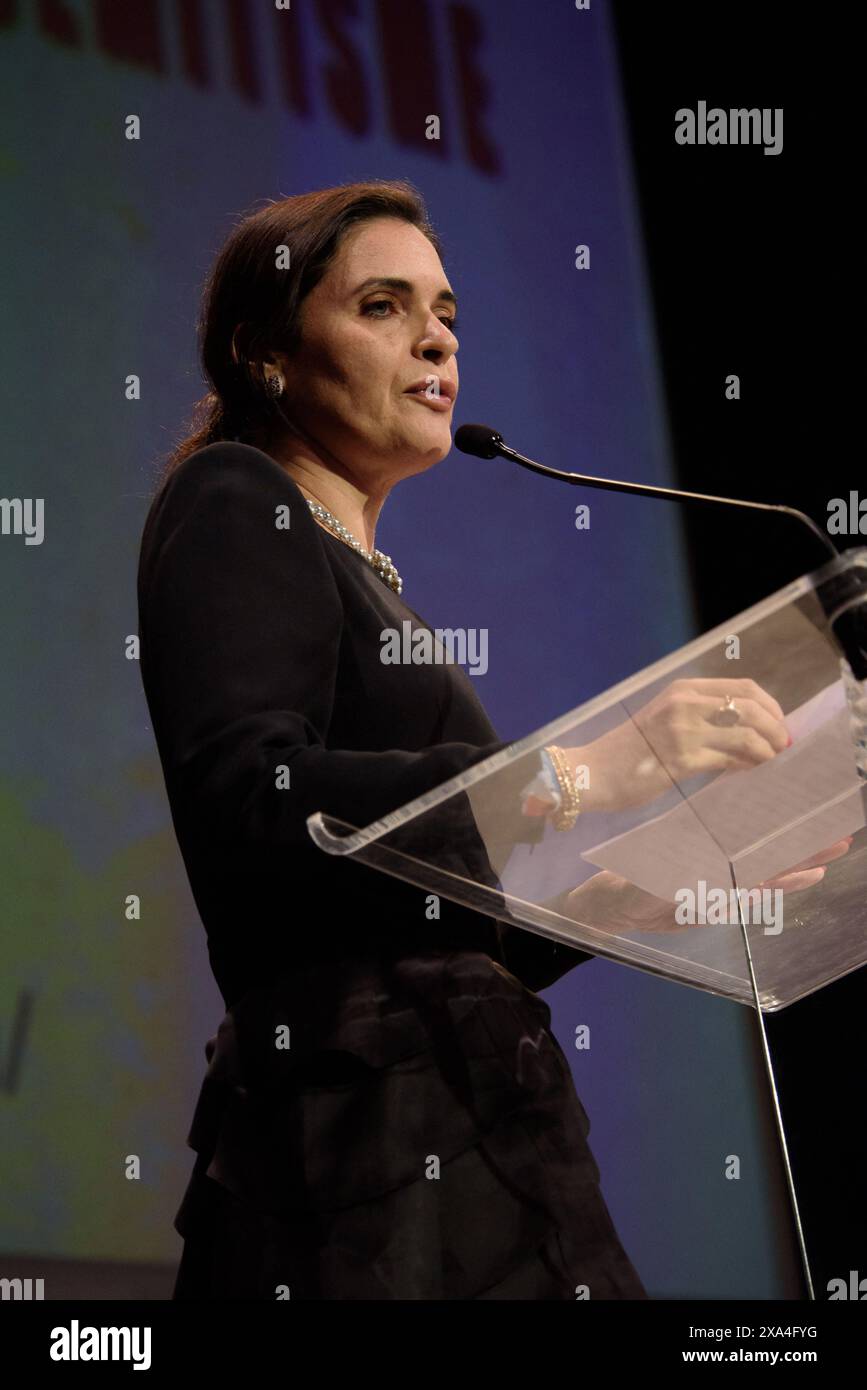 Emilie moatti hi-res stock photography and images - Alamy