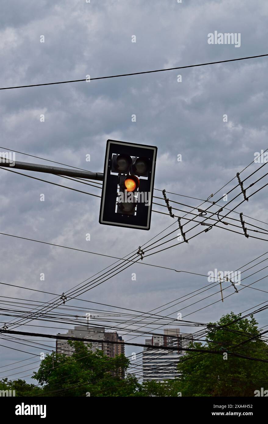Illuminated traffic signals hi-res stock photography and images - Alamy