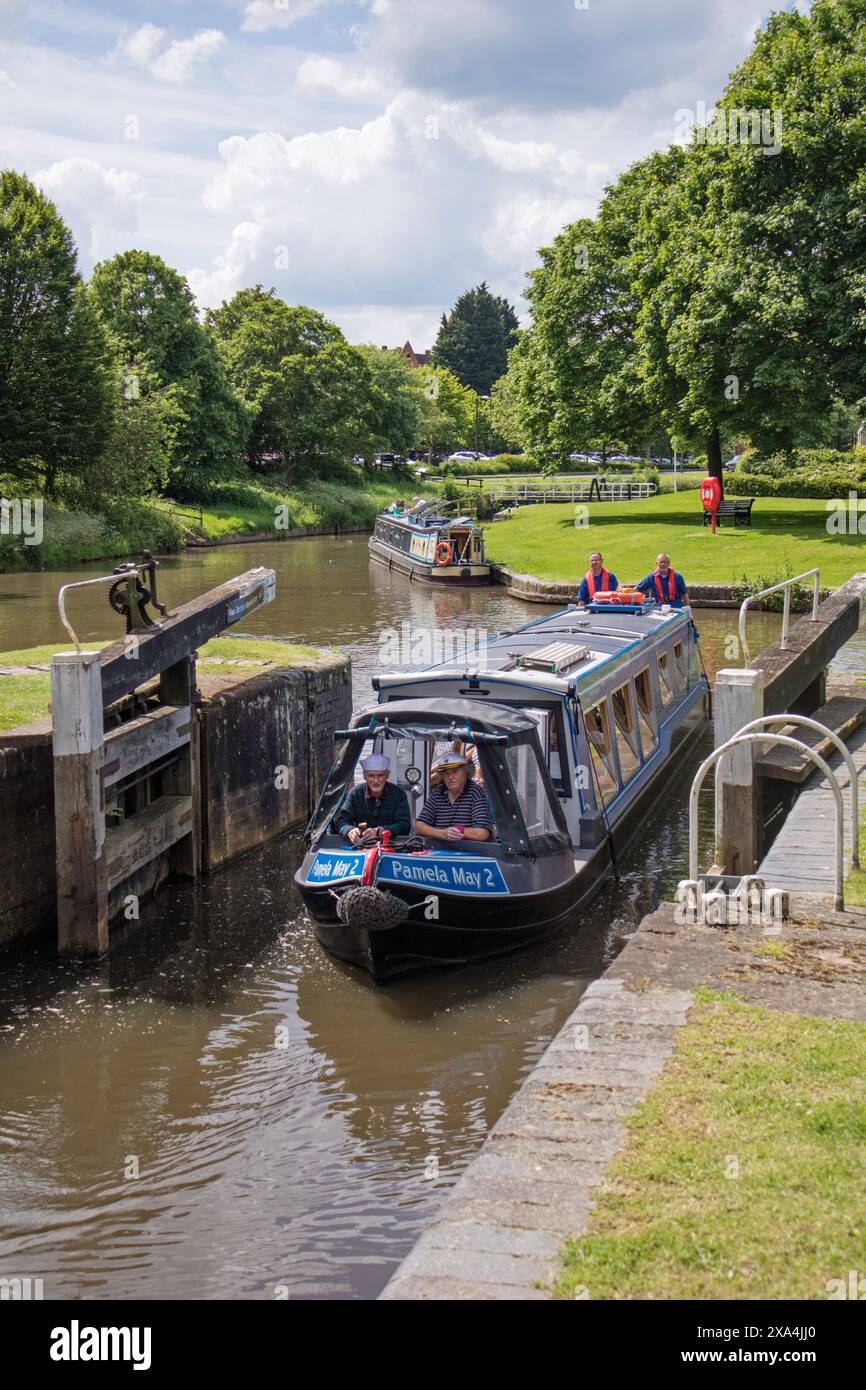 The Droitwich Barge Canal in Droitwich, Worcestershire, England, UK ...