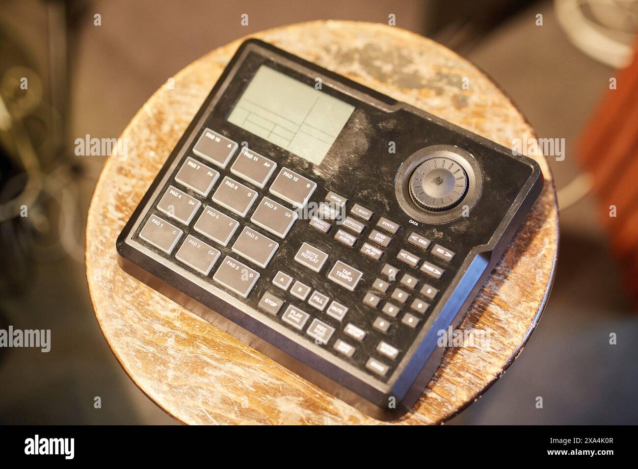 Old fashioned calculator hi-res stock photography and images - Alamy
