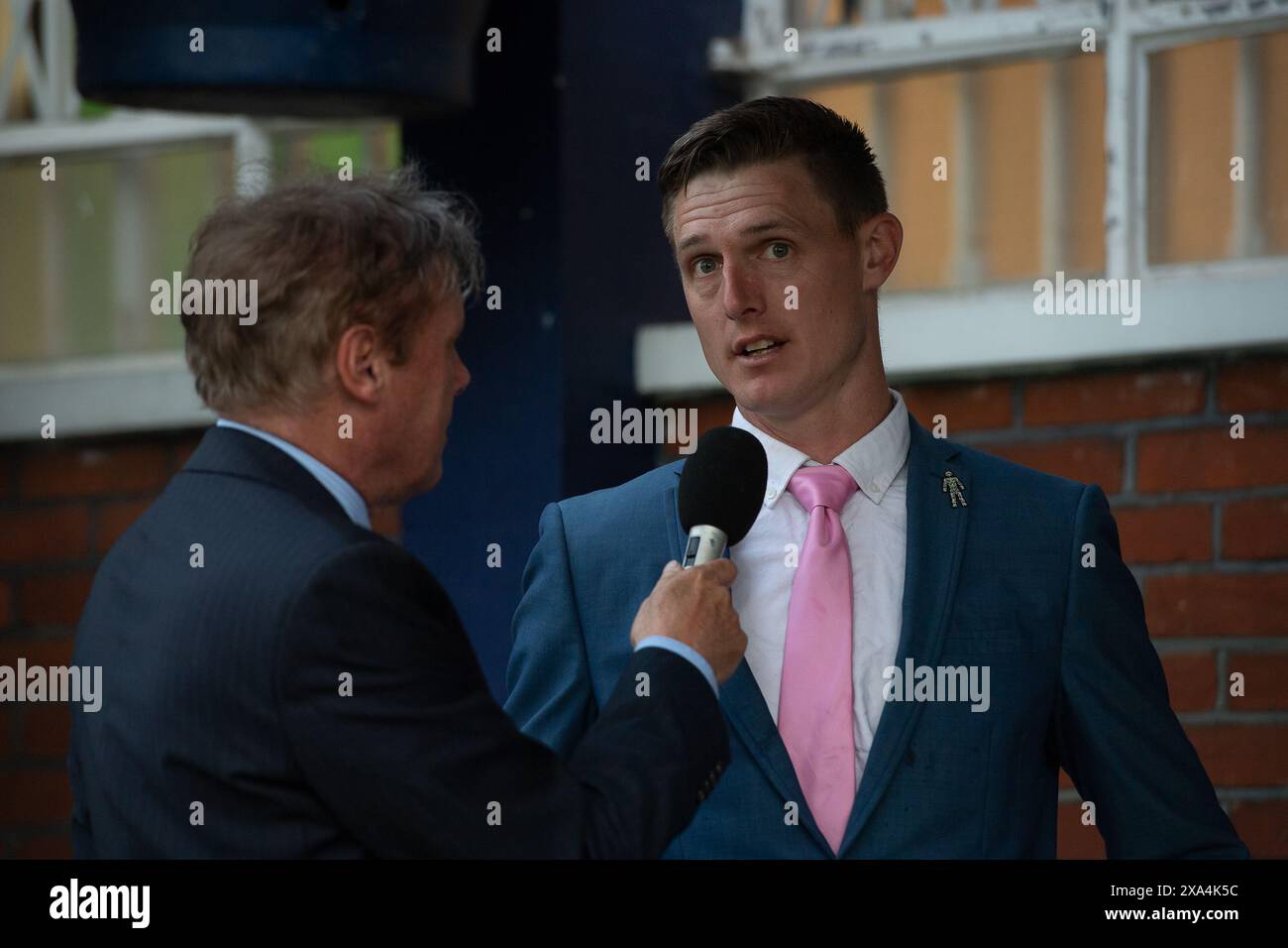 Trainer joe tickle hi-res stock photography and images - Alamy