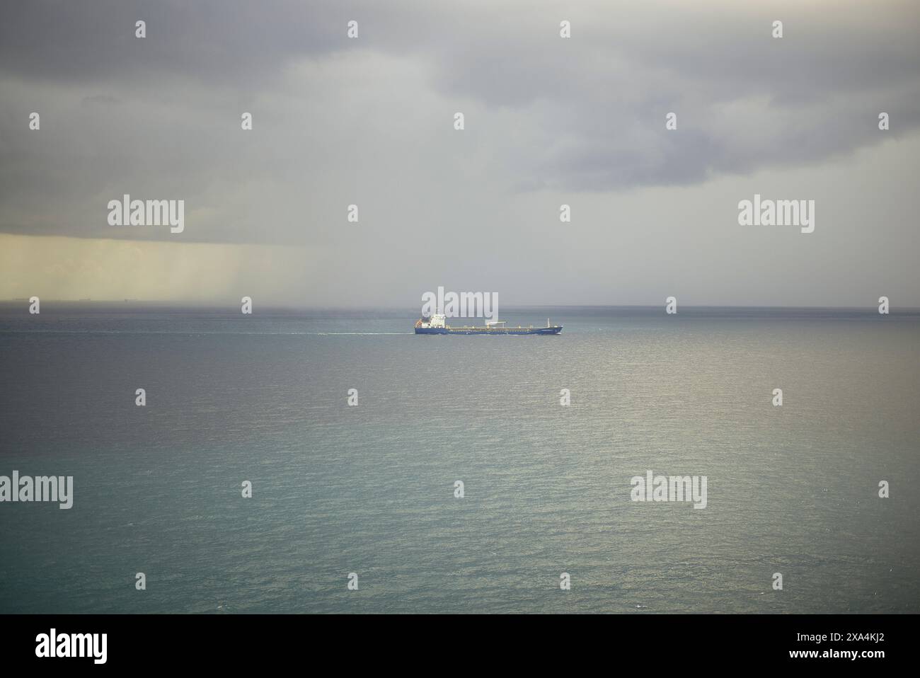 Sunlight ship hi-res stock photography and images - Alamy