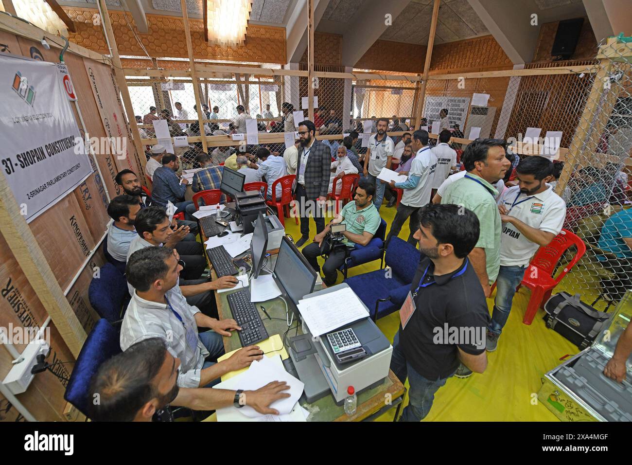 Srinagar, Jammu And Kashmir, India. 4th June, 2024. Election officials ...