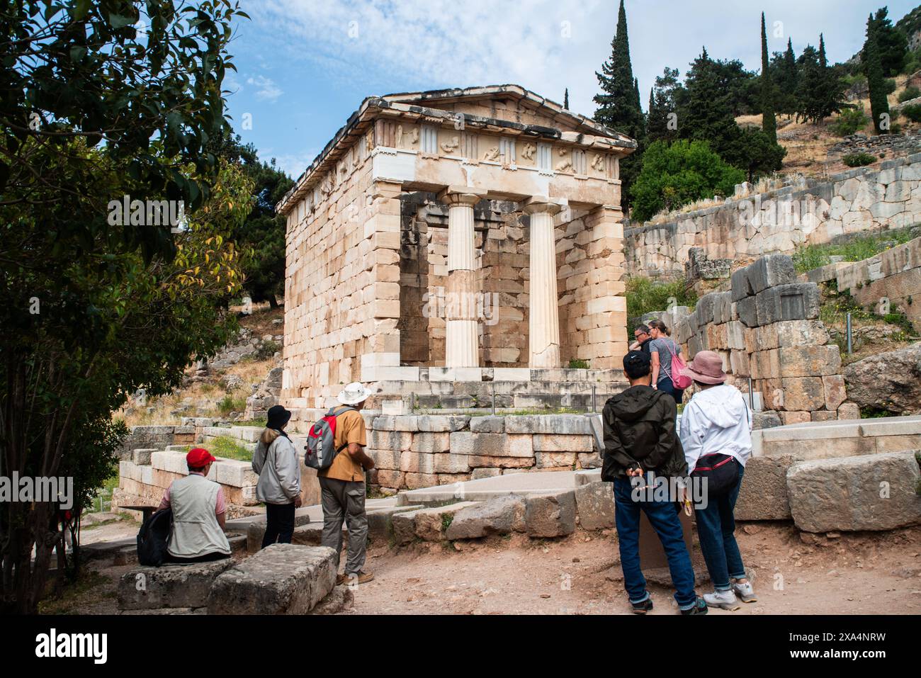 Oracolo delphi hi-res stock photography and images - Alamy