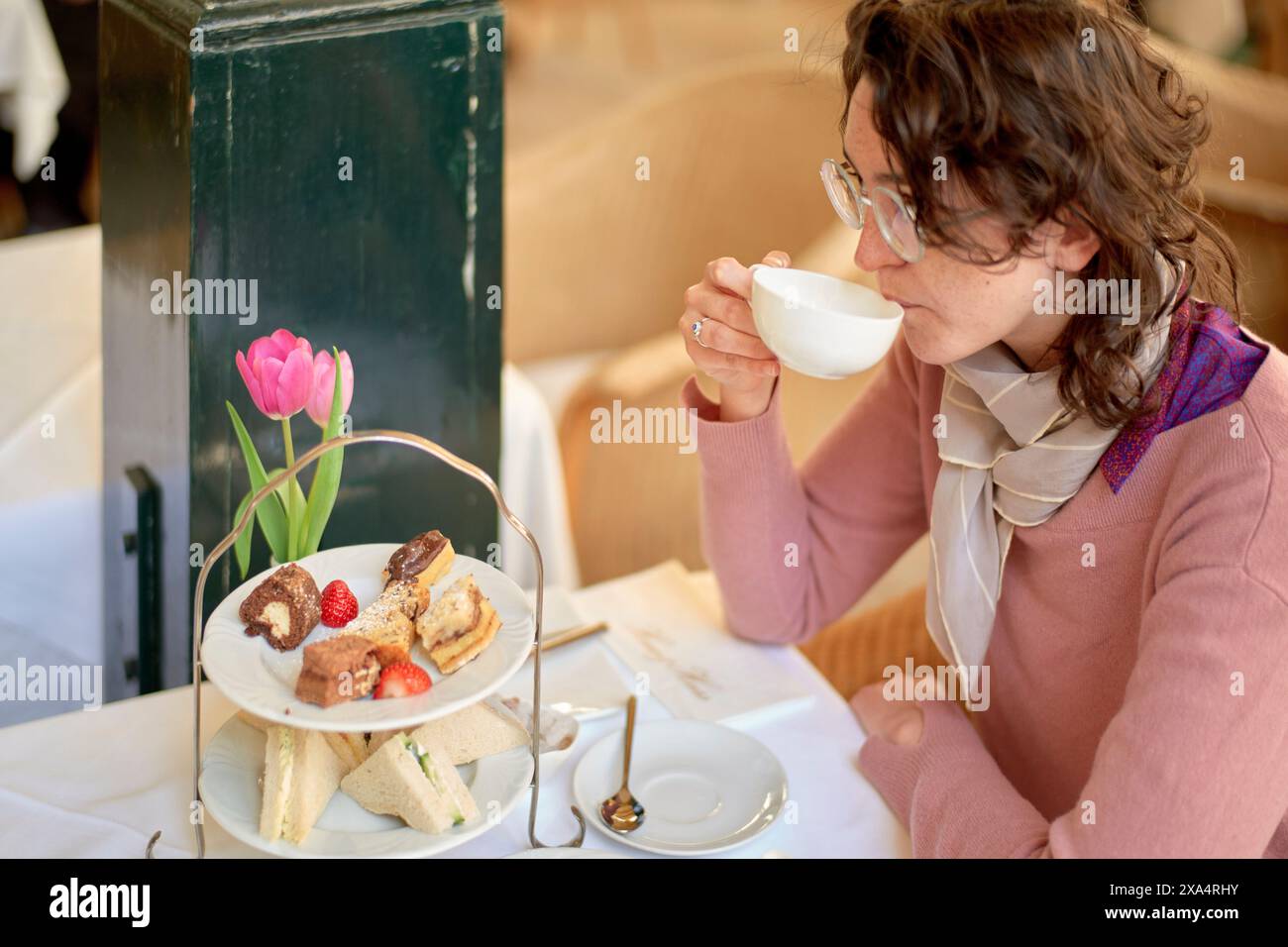 Elegant woman dining hi-res stock photography and images - Alamy