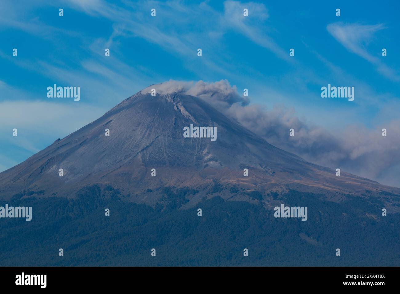 Active Stratovolcano, Mount Popocatepetl, 5393 meters high, Borders ...