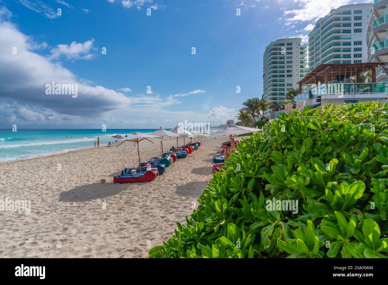 View of hotels and beach, Hotel Zone, Cancun, Caribbean Coast, Yucatan ...