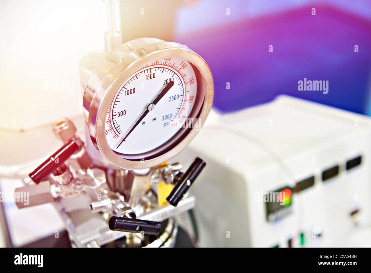 Pressure sensor laboratory chemical reactor Stock Photo - Alamy