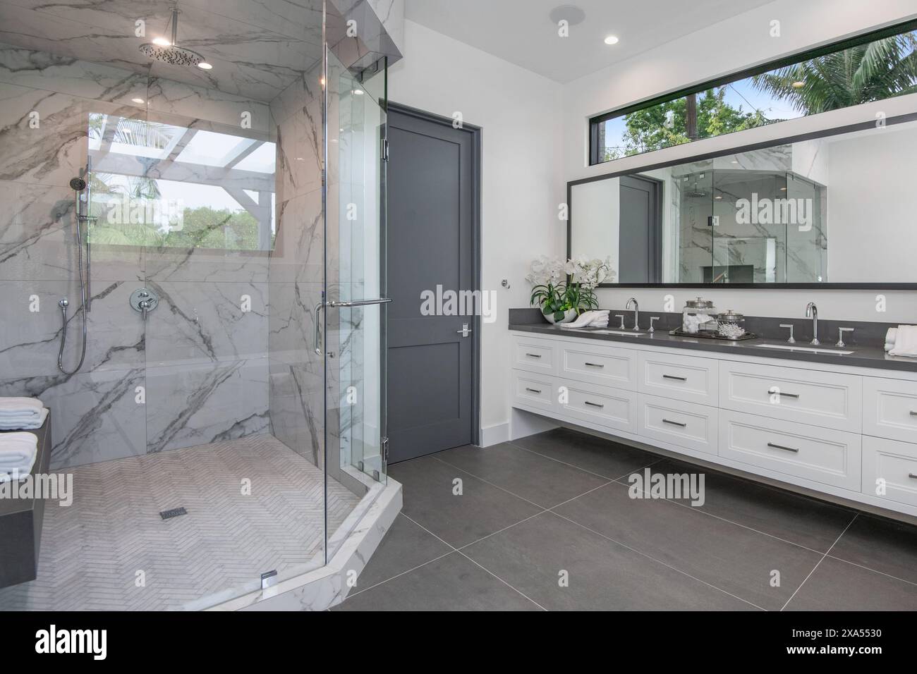 Marble tile hi-res stock photography and images - Alamy