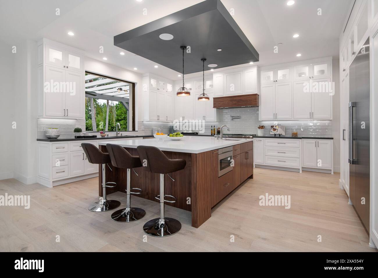 Chic kitchen decor hi-res stock photography and images - Alamy