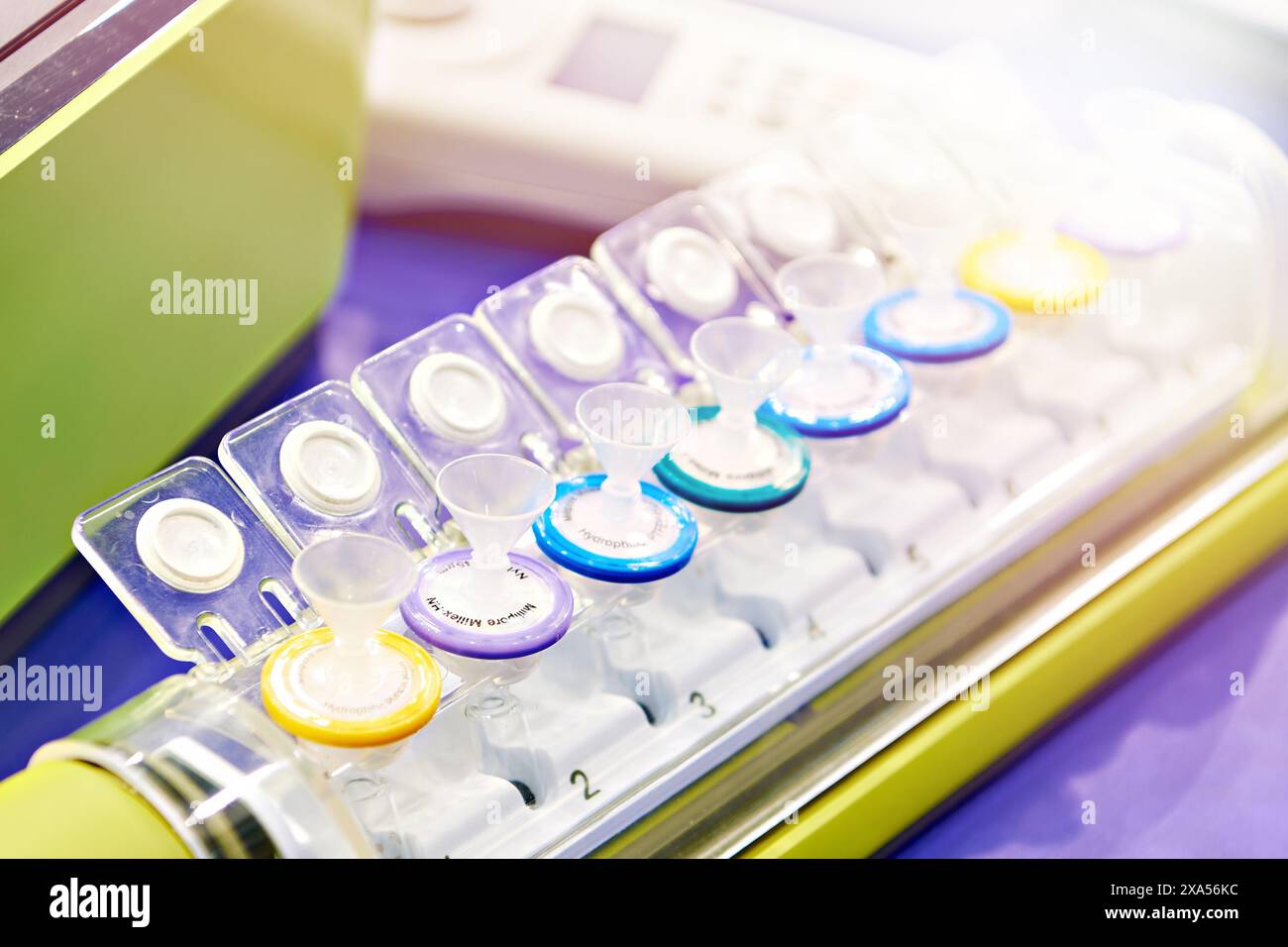 Syringe filters for laboratory filtration Stock Photo - Alamy