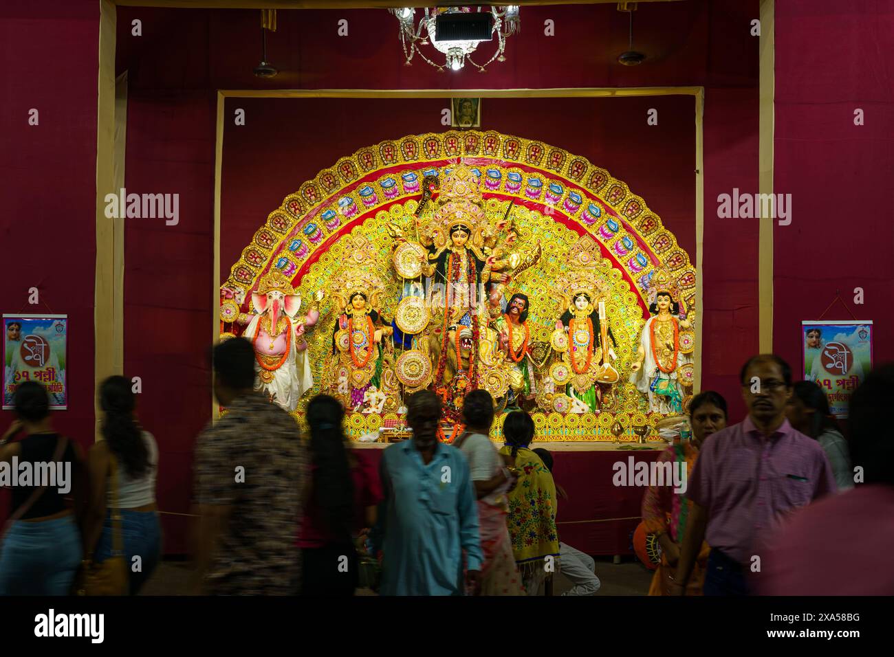 Durga puja pandal decoration hi-res stock photography and images - Alamy