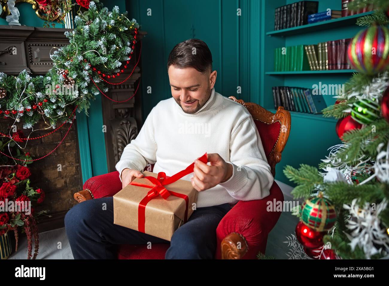 Person in white sweater hi-res stock photography and images - Alamy