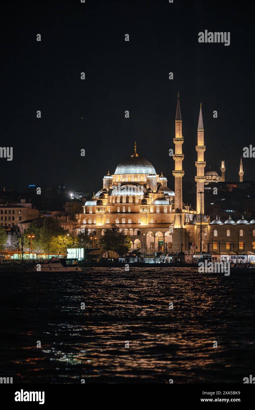 Istanbul, Turkey in April 2024. Shooted with Canon R5 - RF 70-200 F2.8 ...