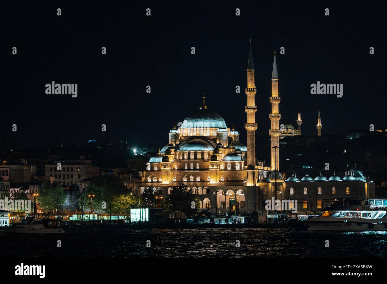 Istanbul, Turkey in April 2024. Shooted with Canon R5 - RF 70-200 F2.8 ...