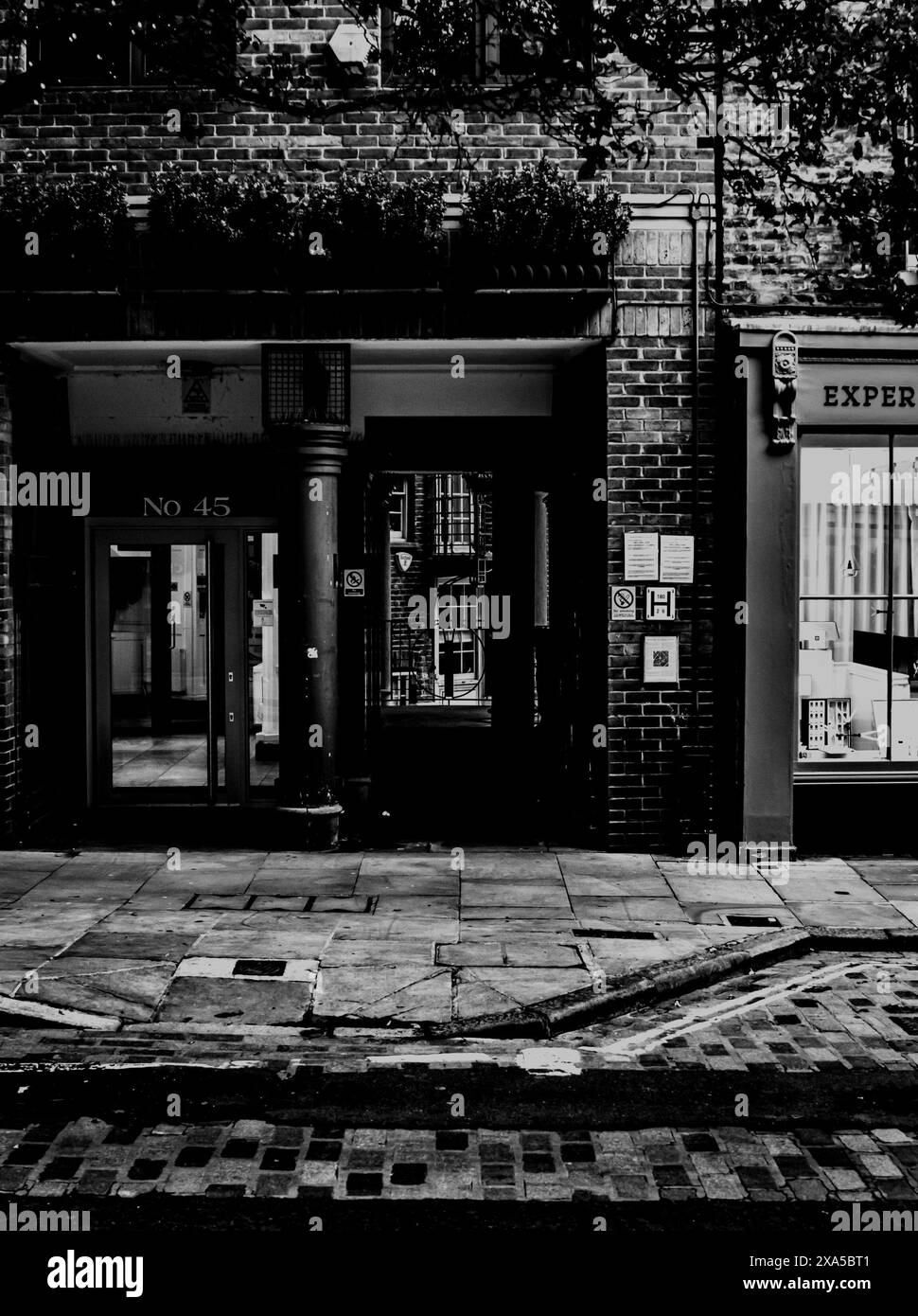 Picturesque street london Black and White Stock Photos & Images - Alamy