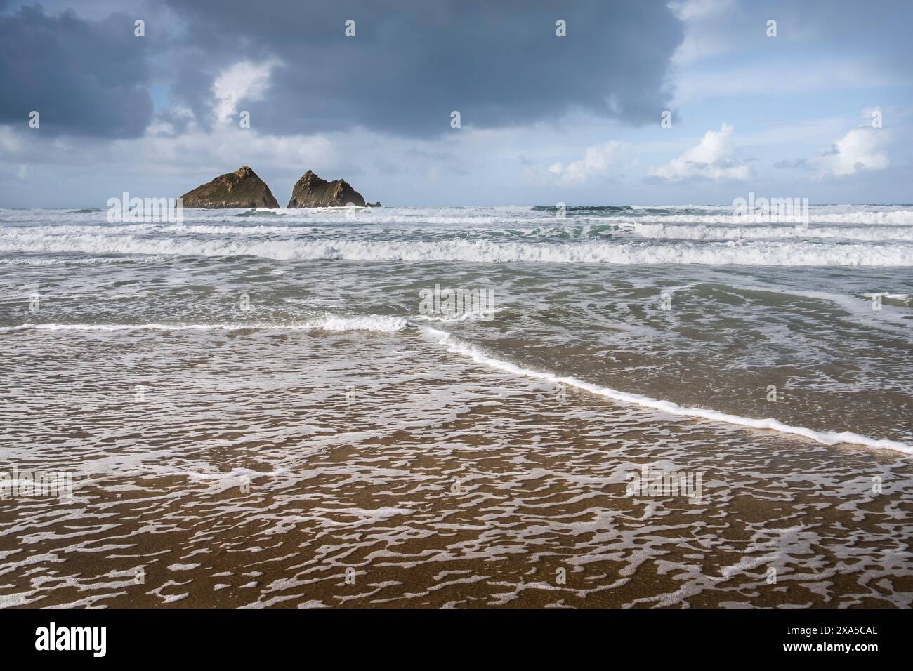 The iconic Carters Rocks Gull Rocks at Holywell Beach in Newquay in ...