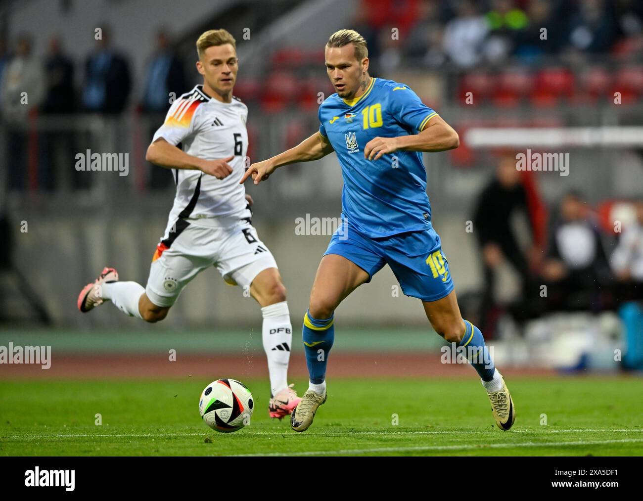 Mykhaylo Mudryk UKR (10) Aktion am Ball Joshua Kimmich GER (06) DFB ...