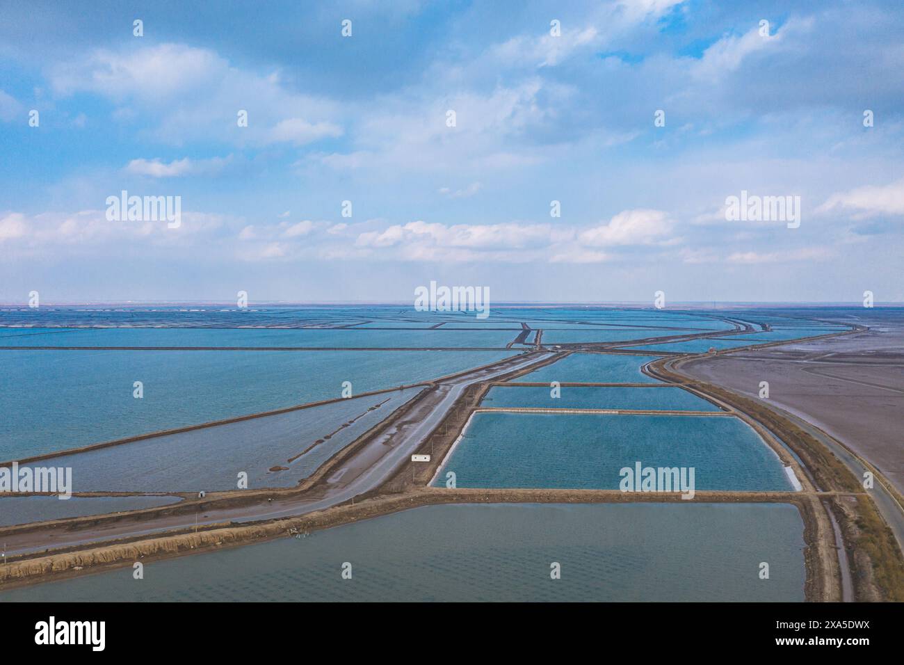 Adjacent to the shore hi-res stock photography and images - Alamy