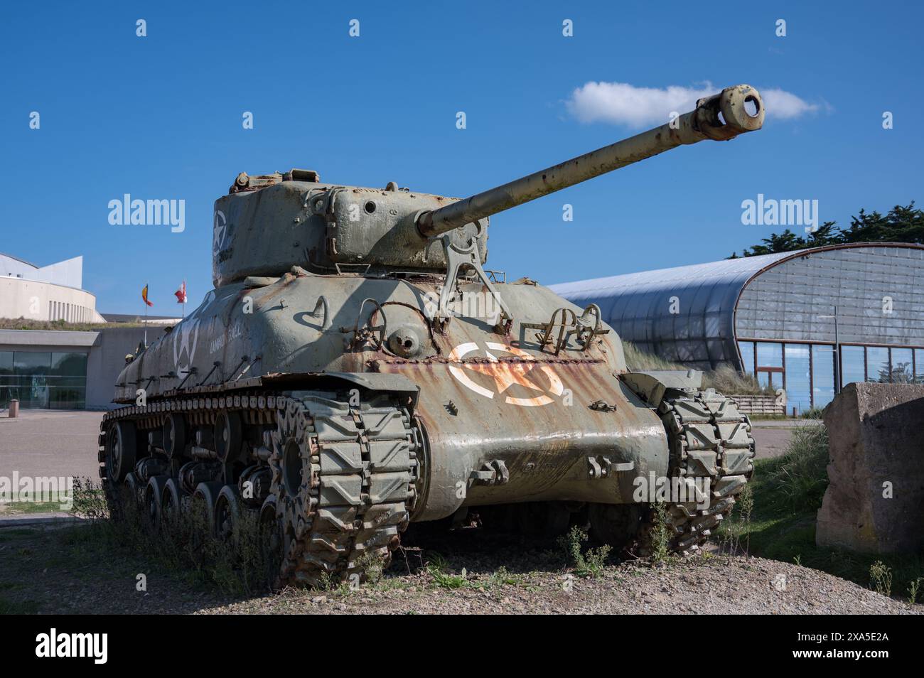 Detail front side view of an M4 Sherman M4A1(76)W HVSS medium tank with a T23 turret Stock Photo ...