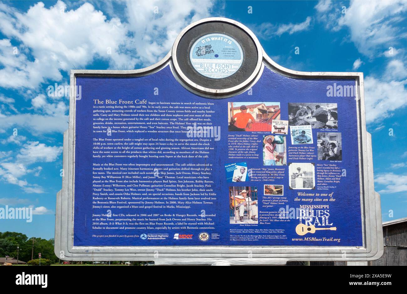 Blue Front Cafe in Bentonia Mississippi Stock Photo - Alamy