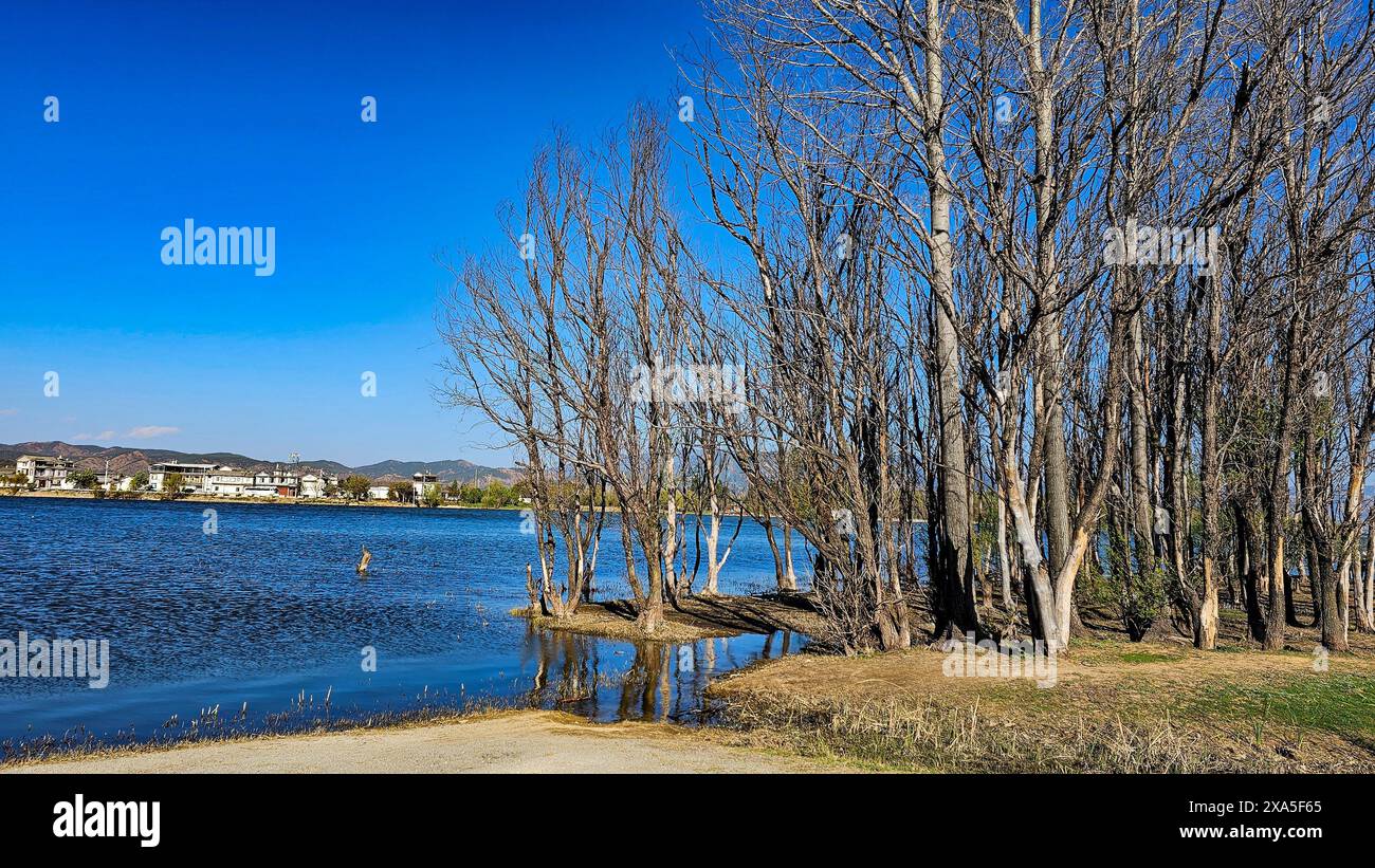 A scenic view of Erhai Lake in Dali, Yunnan, China Stock Photo - Alamy