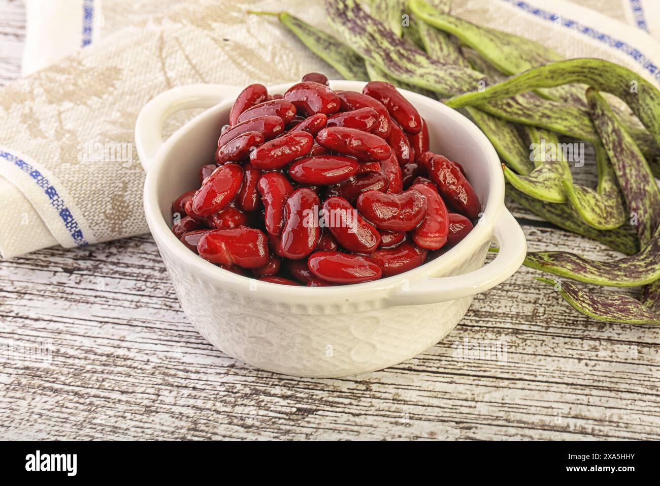 Baked red canned bean snack in the bowl Stock Photo - Alamy