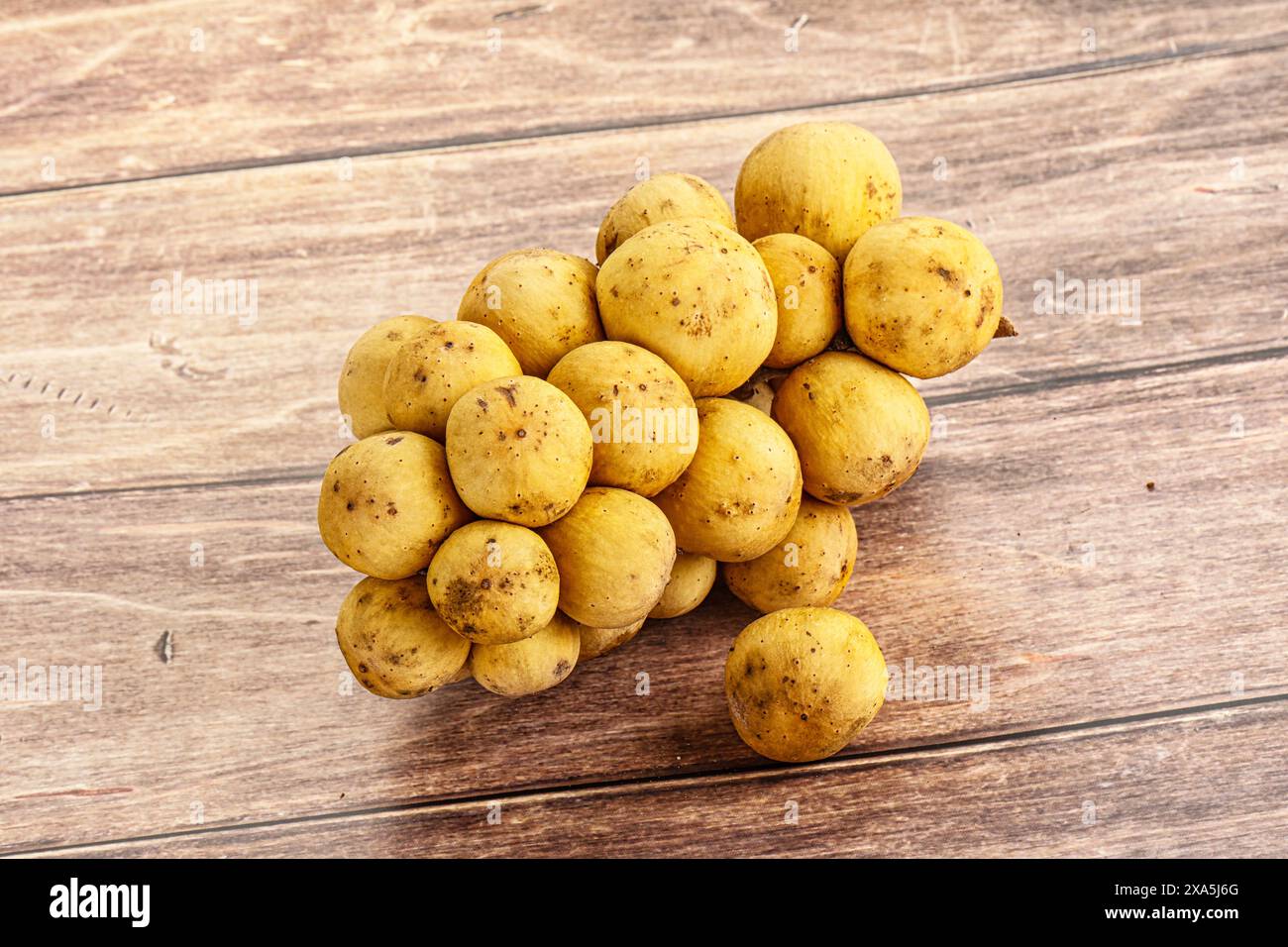 Tropical exotic sweet and juicy Longan fruit Stock Photo - Alamy