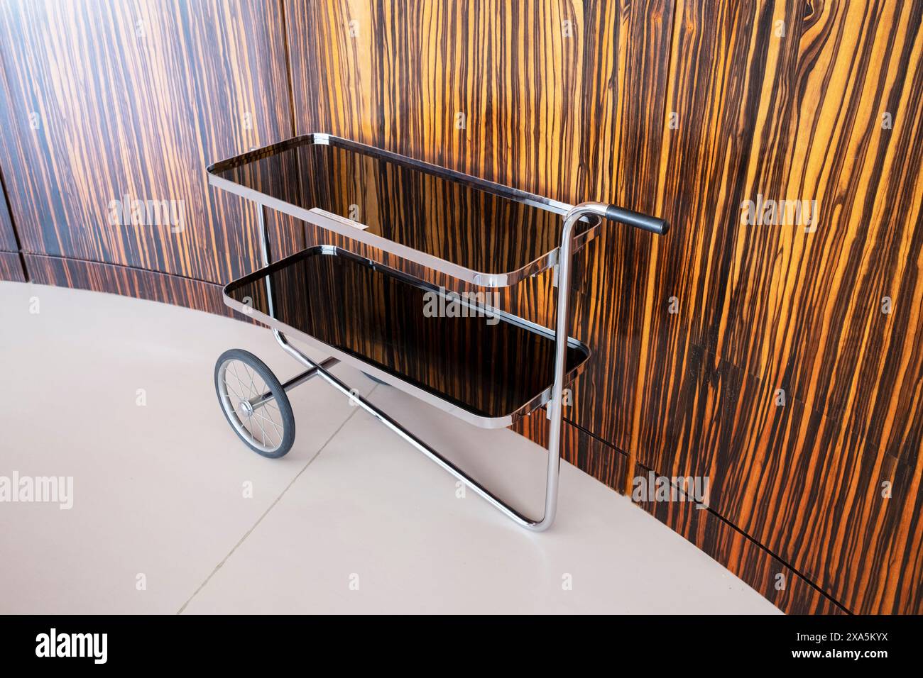 Ludwig mies van der rohe table hi-res stock photography and images - Alamy